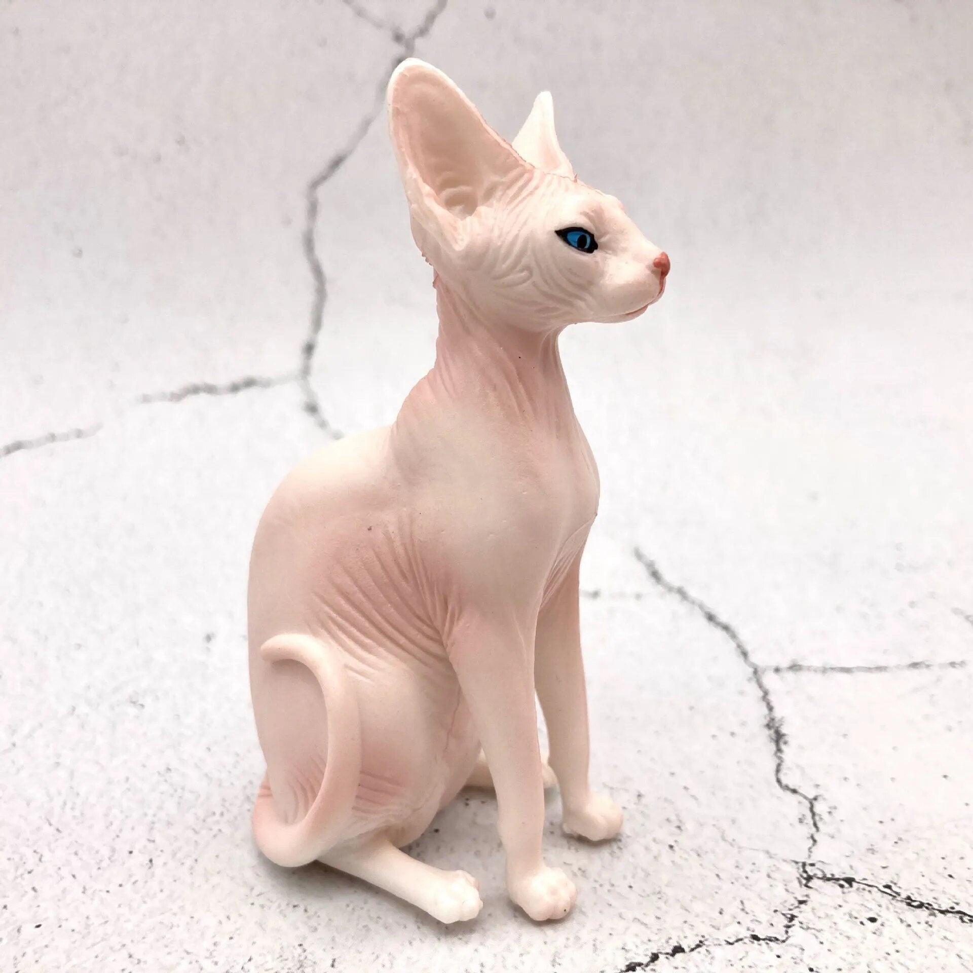 BowLift | Modern Whisper Sphynx Cat Table Decor